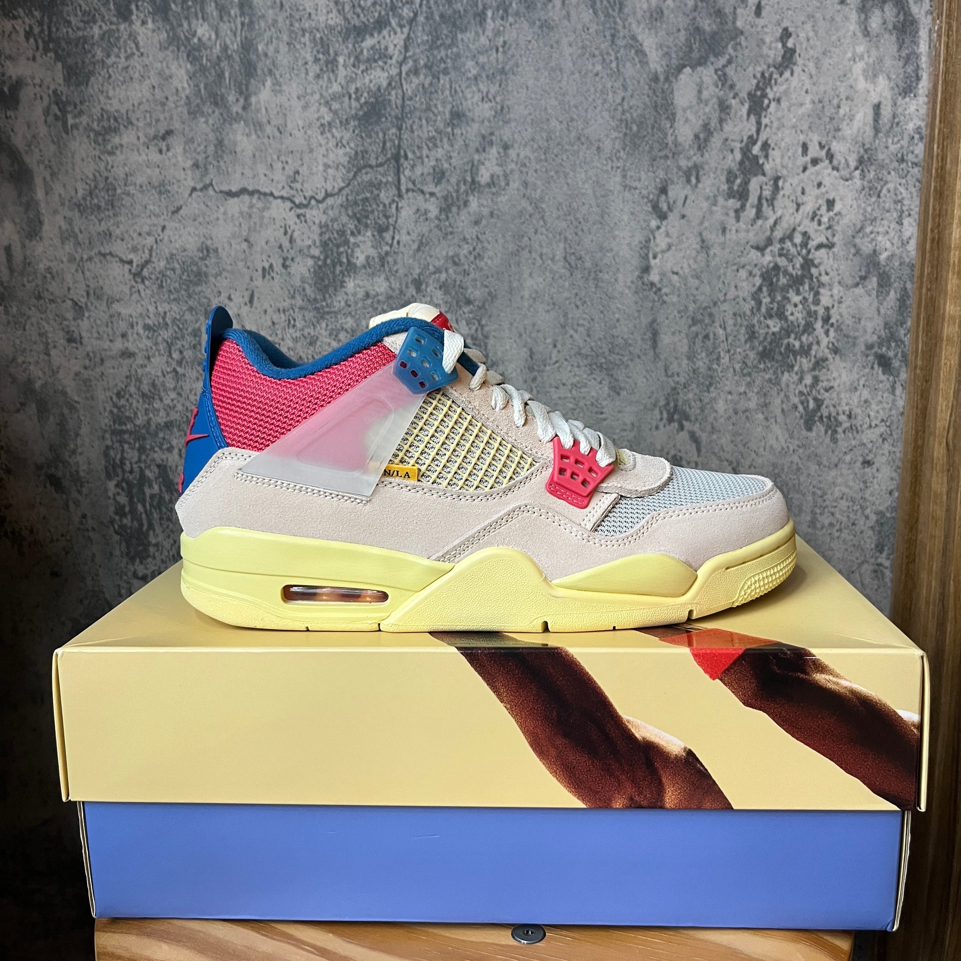 Jordan 4 Union Guava SZ 9 (DS) – TRIBUTE.SEA